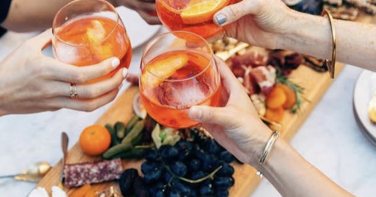 Friday Night Drinks | Online Team Building | Group Experiences